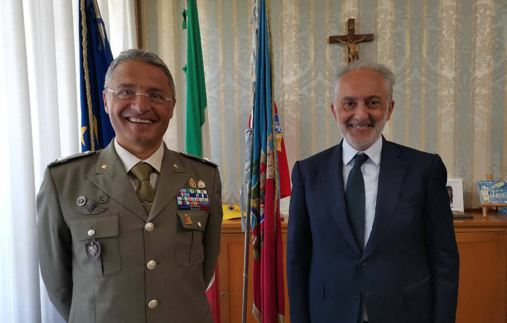 Il nuovo comandante della Brigata Garibaldi generale Mario Ciorra ...