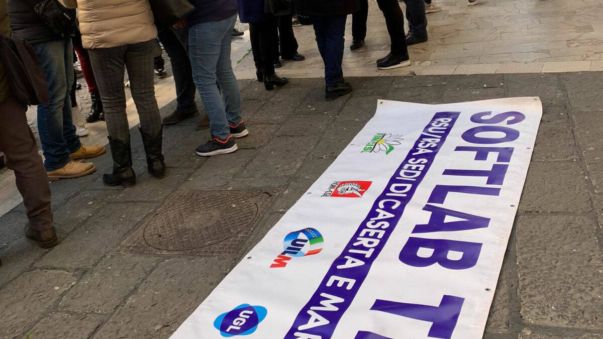 Softlab: non basta incontro al MIMIT, sindacati in presidio davanti la Regione - Caserta Notizie