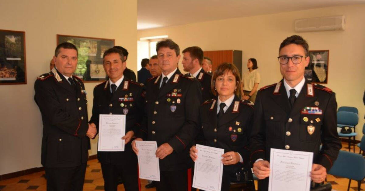 Visita agli uffici di Caserta dei Carabinieri Forestale del Generale ...