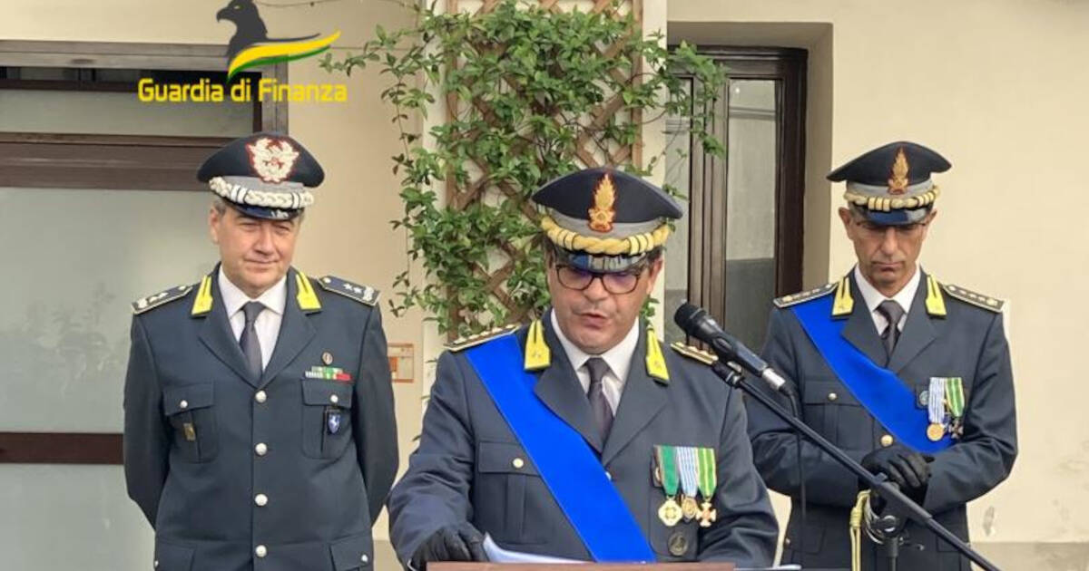 Cambio al vertice di GDF Caserta, il colonnello Nicola Sportelli è il ...