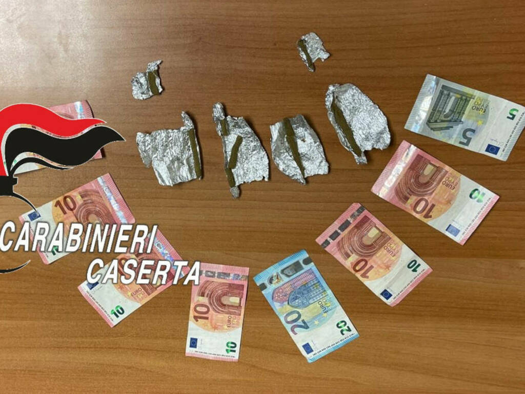 Spacciava droga nel centro di Aversa - beccato 35enne di Sant’Arpino Spacciava droga nel centro di Aversa - beccato 35enne di Sant’Arpino
