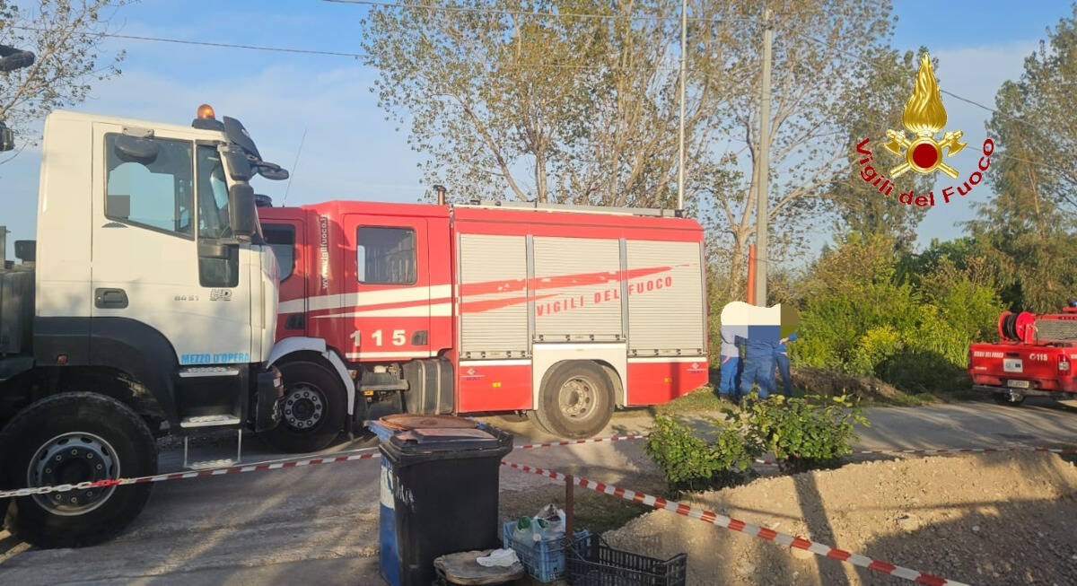 Cancello ed Arnone: operaio 33enne folgorato mentre manovra una ...