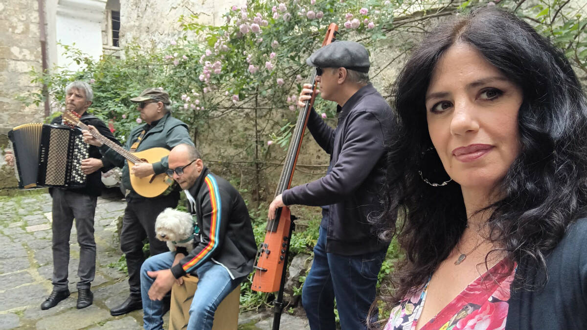 Spopola sui social il primo videoclip dei Vox Mundi tra tradizione ...