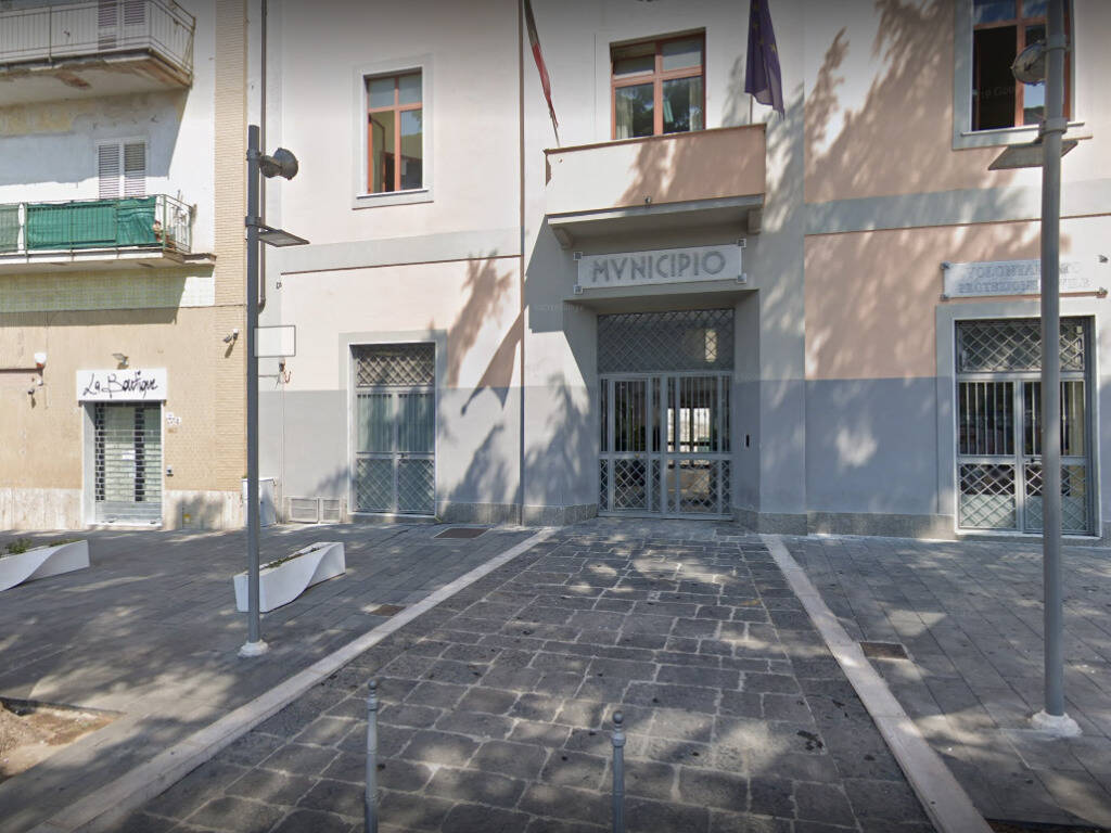 Servizi cimiteriali, truffa al Comune di Santa Maria a Vico - Caserta ...